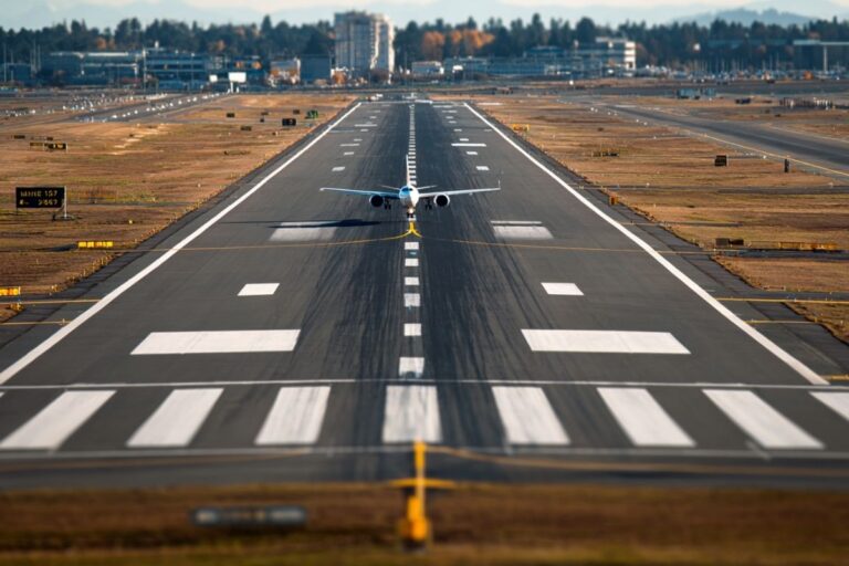 Runway Markings Basics: A Guide for Aviation Professionals